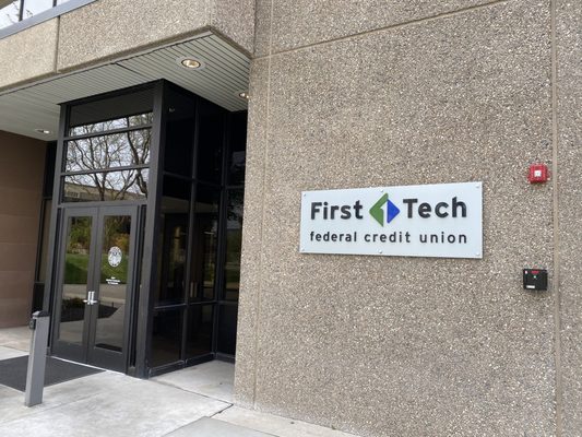 FIRST TECH FEDERAL CREDIT UNION - Updated September 2025 - 16 Photos ...