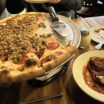 MAMA TERESA’S FLYING PIZZA & ITALIAN RESTAURANT - Updated April 2025 - 606 Photos & 813 Reviews ...