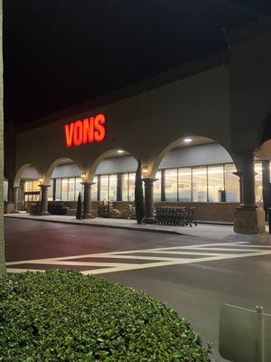 VONS - Updated December 2025 - 62 Photos & 156 Reviews - 6951 El Camino ...