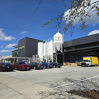 PILOT PROJECT BREWING - MILWAUKEE - Updated November 2024 - 285 Photos ...