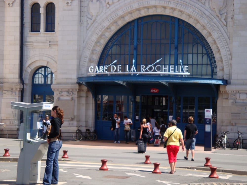 GARE SNCF DE LA ROCHELLE - 12 Photos - Place Pierre Sermard, La ...