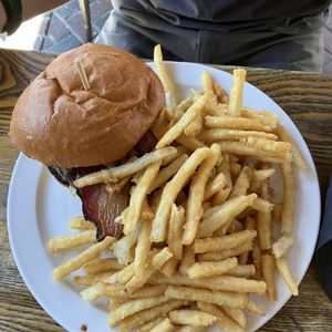 COLD WATER BREWERY AND GRILL - 1302 Photos & 1440 Reviews - 2544 Lake ...