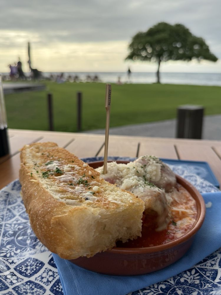 BEACH TREE RESTAURANT BAR AND LOUNGE - Updated September 2025 - 615 ...