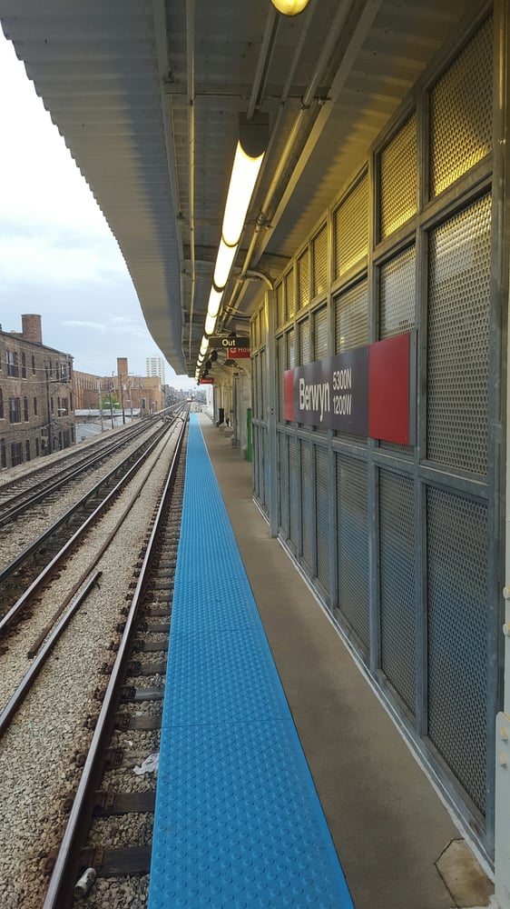 CTA - BERWYN - Updated July 2025 - 20 Reviews - 1121 W Berwyn Ave ...