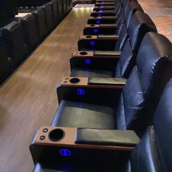 REGAL RIVERSIDE PLAZA - Updated December 2025 - 314 Photos & 337 ...