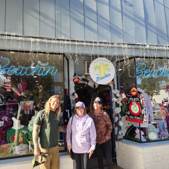 BEACHIN - Updated May 2024 - 28 Photos & 18 Reviews - 113 Main St, Seal ...