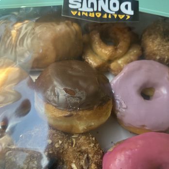 CALIFORNIA DONUTS - Updated July 2024 - 6274 Photos & 3100 Reviews ...