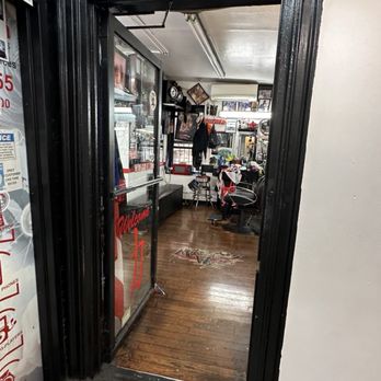 DIAMOND CUTS BARBER SHOP - Updated December 2025 - 126 Photos & 56 ...