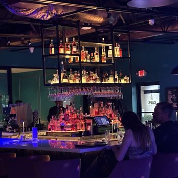 CAPS SUPPER CLUB & BAR - Updated December 2025 - 173 Photos & 129 ...