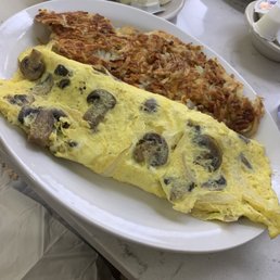 THE LIMERICK DINER - Updated July 2025 - 41 Photos & 258 Reviews - 411 ...