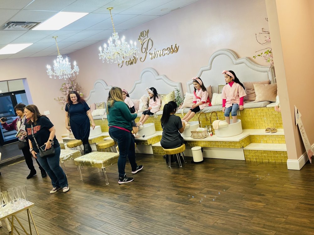 POSH PRINCESS PALACE - Updated December 2025 - 85 Photos & 17 Reviews ...