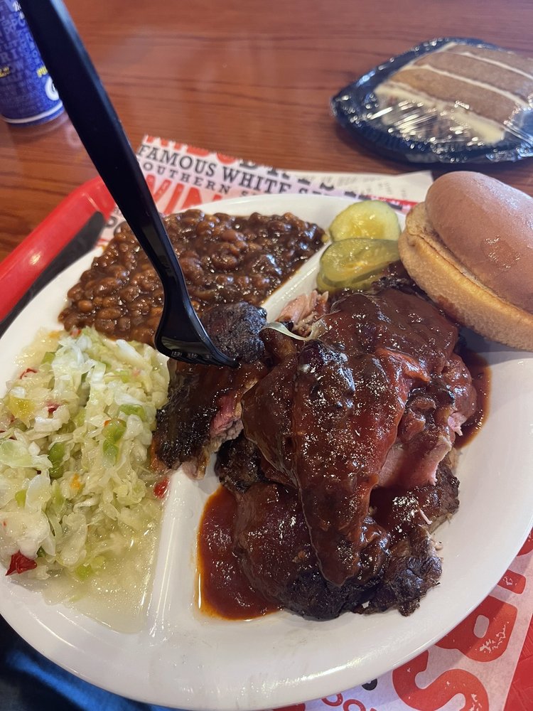 FULL MOON BBQ - 26 Photos & 30 Reviews - 2252 Pelham Pkwy, Pelham ...