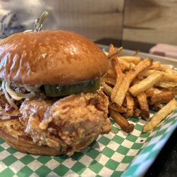 OLDE DOMINION TAVERN - Updated December 2025 - 77 Photos & 66 Reviews ...