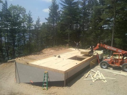 RAISE THE BARR CONSTRUCTION - Updated December 2025 - 24 Photos - Warren, Michigan - Siding ...