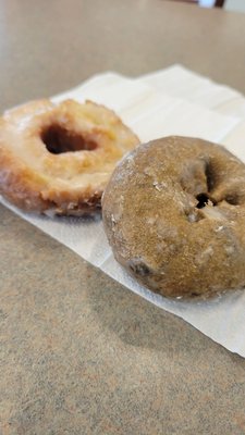 DONUT BANK BAKERY AND COFFEE SHOP - Updated October 2025 - 13 Photos ...