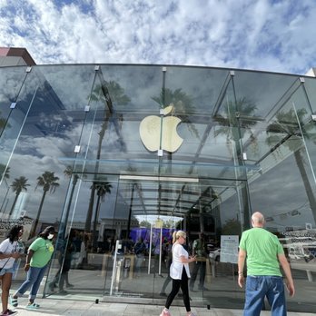APPLE HIGHLAND VILLAGE Updated January 2025 96 Photos 357 Reviews 4012 Westheimer Rd Houston Texas Computers Phone Number Yelp