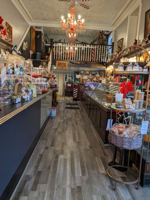 MCCORD CANDIES - Updated December 2025 - 88 Photos & 80 Reviews - 536 ...