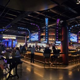 PUTTSHACK - EDINA - Updated December 2025 - 237 Photos & 69 Reviews ...