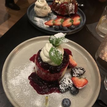 ENTOURAGE - Updated June 2024 - 261 Photos & 116 Reviews - 796 Illinois ...