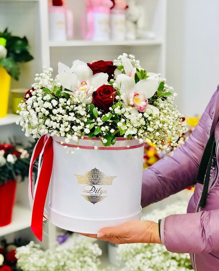 DILYA FLOWERS - Updated December 2025 - 16 Photos - Avenue Charles ...