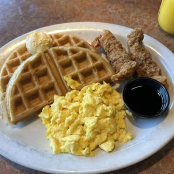 HUCKLEBERRY’S BREAKFAST AND LUNCH - Updated July 2024 - 185 Photos ...