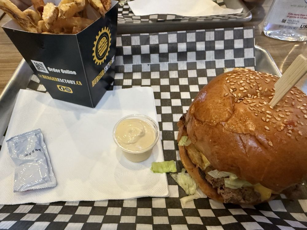 BURGER FACTORY - Updated March 2026 - 2071 Rue Yvette-Brillon, Montréal ...