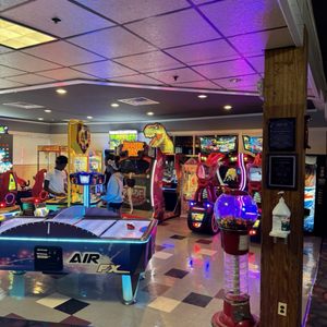 ROUND1 BOWLING & ARCADE - ELIZABETH - Updated May 2025 - 25 Photos ...