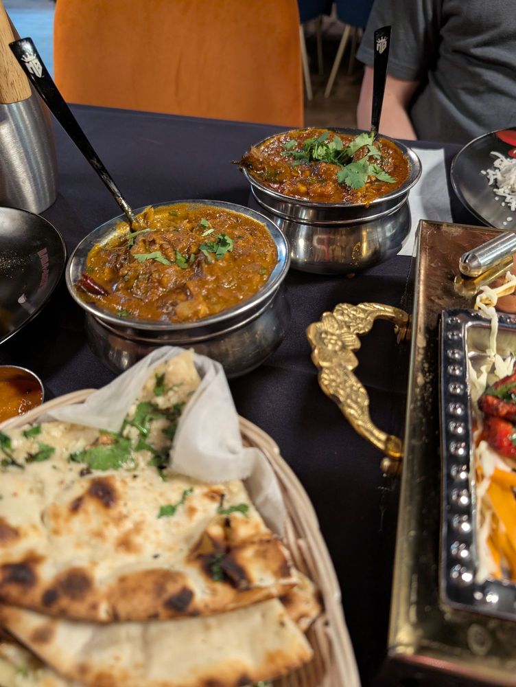 MAMA BROS - Updated June 2025 - 57 Photos & 26 Reviews - 801 Wells ...