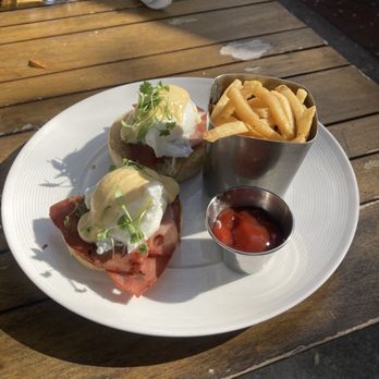 NEON FIG - Updated December 2024 - 190 Photos & 108 Reviews - 110 Park ...