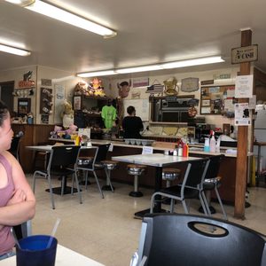 THE 520 CAFE - Updated 05/2025 - 11 Photos - 520 Bloomington Rd, East ...