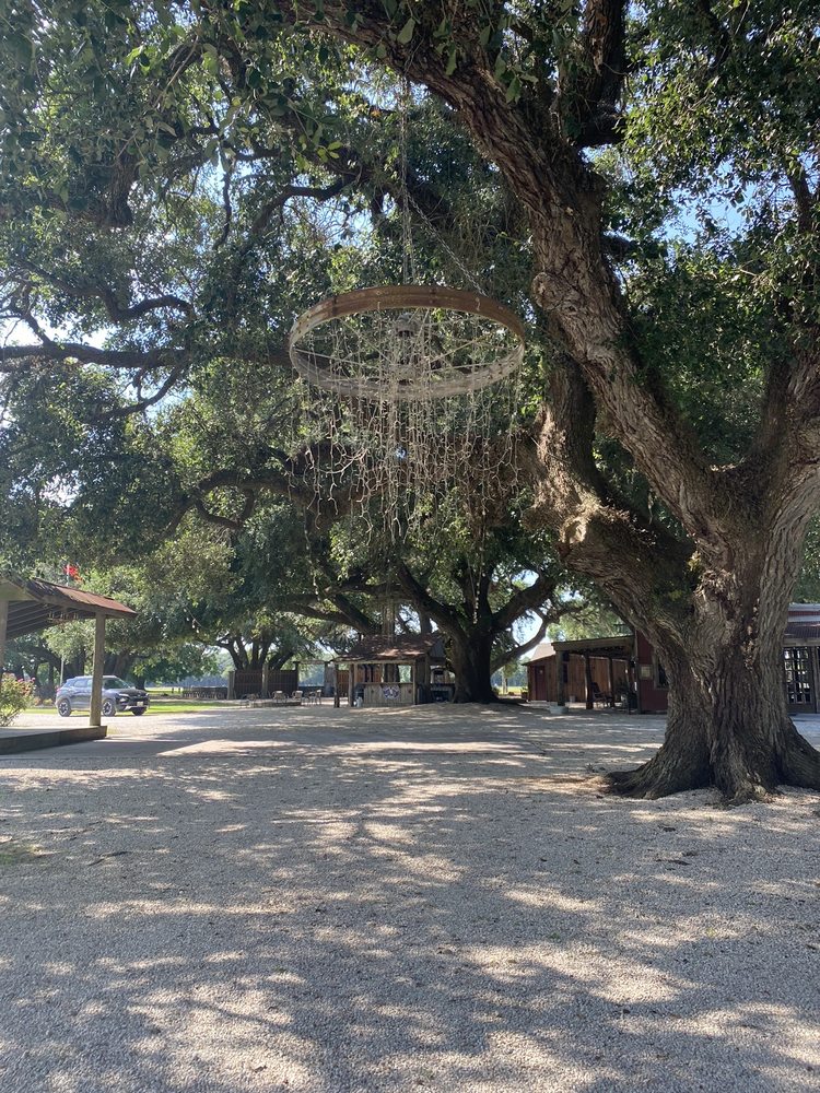 BENEATH THE OAKS WINERY - Updated September 2024 - 27 Photos - 1796 ...