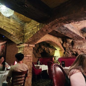 THE CELLAR RESTAURANT - Updated October 2024 - 2690 Photos & 1809 ...