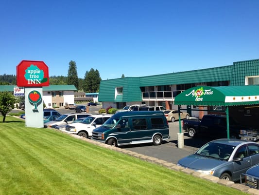 APPLE TREE INN - Updated August 2024 - 20 Photos & 39 Reviews - 9508 N ...