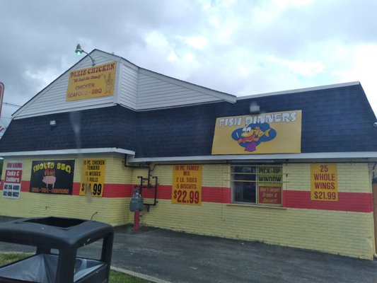 DIXIE CHICKEN - Updated July 2025 - 7802 St Andrews Church Rd ...
