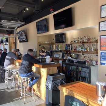 OFF THE RAILS BARBEQUE & DRAFTHOUSE - 73 Photos & 93 Reviews - 549 ...