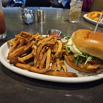 HECK’S CAFE - Updated May 2024 - 102 Photos & 93 Reviews - 3355 ...