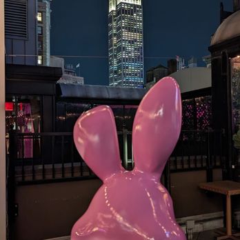 MAGIC HOUR ROOFTOP BAR & LOUNGE - Updated May 2024 - 2020 Photos & 1079 ...