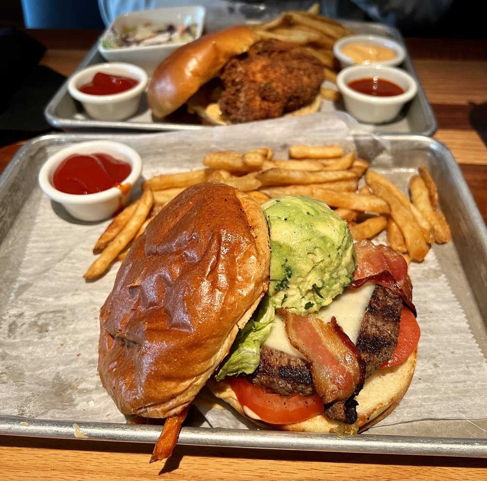 BJ’S RESTAURANT & BREWHOUSE - Updated November 2025 - 283 Photos & 385 ...