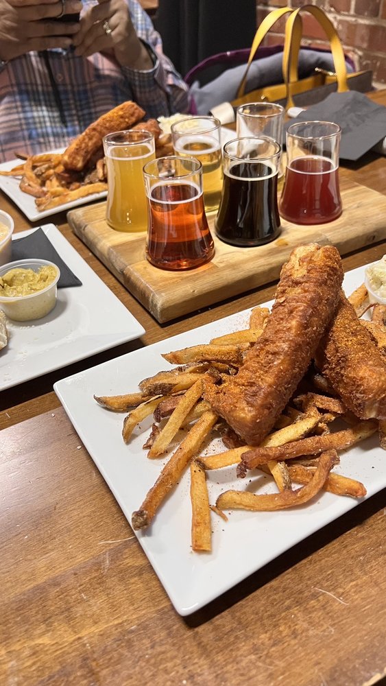 THE VANGUARD BREWPUB & DISTILLERY - 265 Photos & 197 Reviews - 504 N ...