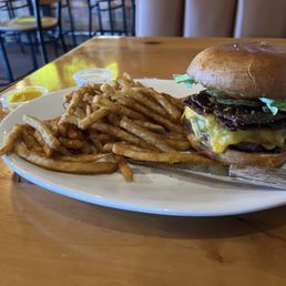 CAST IRON TAVERN - Updated May 2025 - 249 Photos & 328 Reviews - 111 N ...