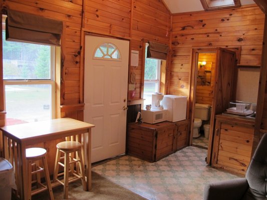 PINE CREST MOTEL & CABINS - Updated July 2025 - 45 Photos - 1288 Barton ...