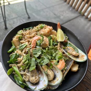 KIN LEN - THAI STREET EATS - Updated July 2024 - 719 Photos & 273 ...