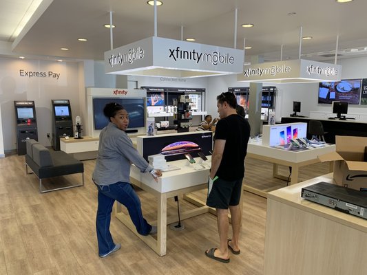 XFINITY STORE BY COMCAST - Updated December 2025 - 42 Photos & 136 ...