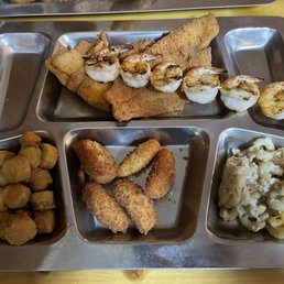 BOONDOCKS FISH CAMP & SMOKE HOUSE - Updated July 2025 - 21 Photos & 19 ...