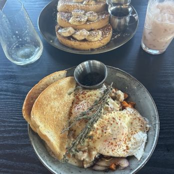 HOMEGROWN - Updated August 2025 - 17 Photos & 28 Reviews - 11 St ...