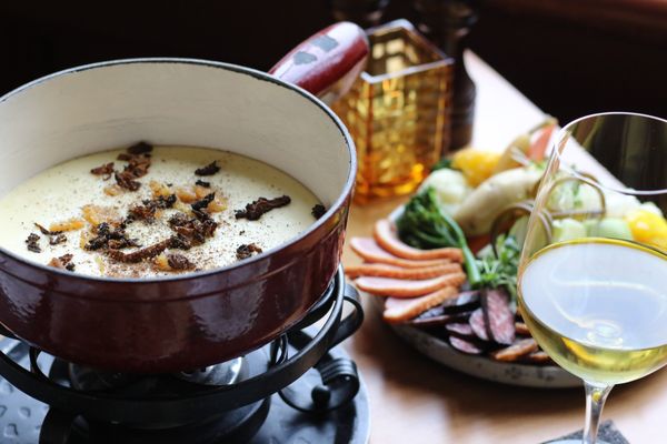 WALLISER STUBE - 88 Photos & 50 Reviews - 111 Lake Louise Drive, Lake ...