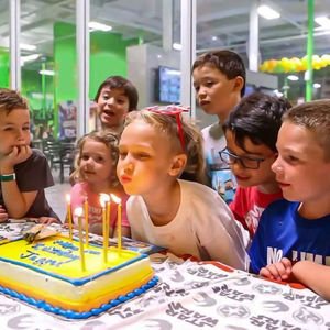 AIRBOUND TRAMPOLINE PARK - Updated September 2025 - 13 Photos - 7840 N ...