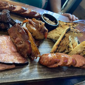 FROG & SLIM - Updated December 2024 - 975 Photos & 490 Reviews - 1420 ...