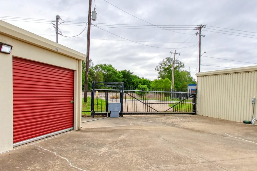 SHERMAN SELF STORAGE - Updated December 2025 - 12 Photos - 2601 Hilltop ...