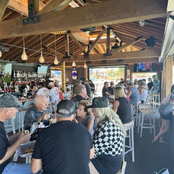ROADRUNNER RESORT FLOATING DOCK BAR - Updated February 2025 - 48 Photos ...